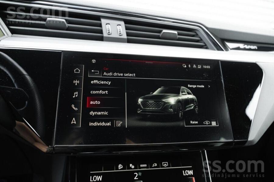 Melns Audi E-Tron 2022 Rīga, ar dzinēja tilpumu 0.00 L un nobraukumu 50 tūkst. km par 46100 €, foto 25 vietnē AUTOMOTO.COM.LV