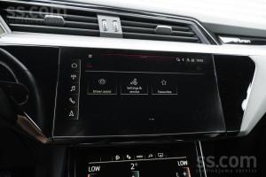 Melns Audi E-Tron 2022 Rīga, ar dzinēja tilpumu 0.00 L un nobraukumu 50 tūkst. km par 46100 €, foto 26 vietnē AUTOMOTO.COM.LV