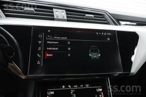Melns Audi E-Tron 2022 Rīga, ar dzinēja tilpumu 0.00 L un nobraukumu 50 tūkst. km par 46100 €, foto 27 vietnē AUTOMOTO.COM.LV