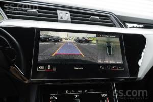 Melns Audi E-Tron 2022 Rīga, ar dzinēja tilpumu 0.00 L un nobraukumu 50 tūkst. km par 46100 €, foto 32 vietnē AUTOMOTO.COM.LV