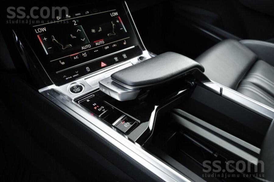 Melns Audi E-Tron 2022 Rīga, ar dzinēja tilpumu 0.00 L un nobraukumu 50 tūkst. km par 46100 €, foto 34 vietnē AUTOMOTO.COM.LV