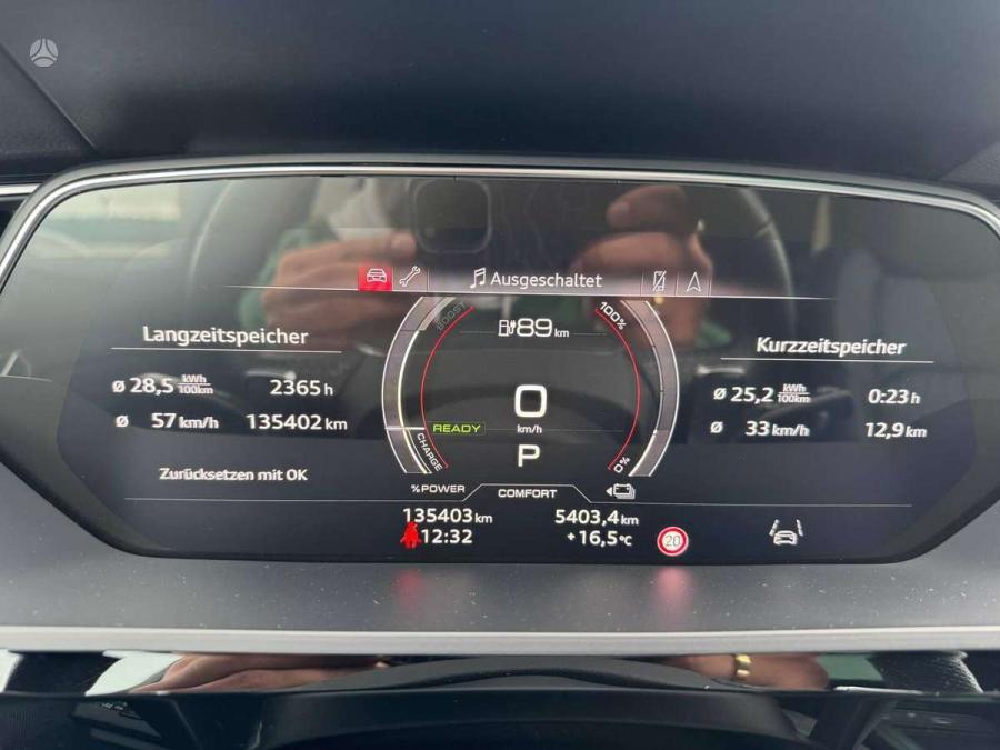 Melns Audi E-Tron 2022 Viļņa, ar dzinēja tilpumu 0.00 L un nobraukumu 135 tūkst. km par 34200 €, foto 21 vietnē AUTOMOTO.COM.LV