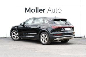 Black Audi E-Tron 2022 in Riga, with an engine capacity of 0.00 L and mileage of 43 thousand km for 35950 €, photo 4 on AUTOMOTO.COM.LV