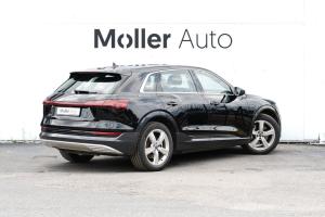 Black Audi E-Tron 2022 in Riga, with an engine capacity of 0.00 L and mileage of 43 thousand km for 35950 €, photo 5 on AUTOMOTO.COM.LV