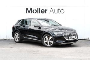 Black Audi E-Tron 2022 in Riga, with an engine capacity of 0.00 L and mileage of 43 thousand km for 35950 €, photo 7 on AUTOMOTO.COM.LV