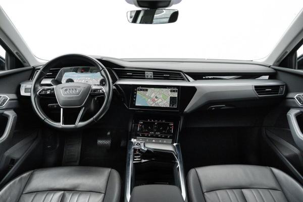 Melns Audi E-Tron 2022 Rīga, ar dzinēja tilpumu 0.00 L un nobraukumu 43 tūkst. km par 35950 €, foto 8 vietnē AUTOMOTO.COM.LV