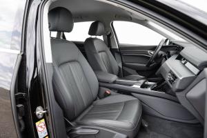Black Audi E-Tron 2022 in Riga, with an engine capacity of 0.00 L and mileage of 43 thousand km for 35950 €, photo 10 on AUTOMOTO.COM.LV