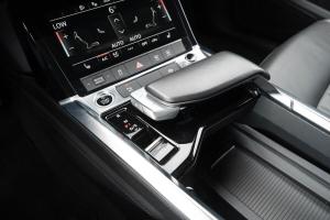 Black Audi E-Tron 2022 in Riga, with an engine capacity of 0.00 L and mileage of 43 thousand km for 35950 €, photo 18 on AUTOMOTO.COM.LV