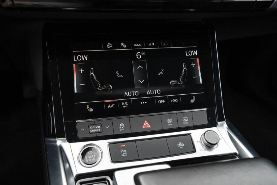 Black Audi E-Tron 2022 in Riga, with an engine capacity of 0.00 L and mileage of 43 thousand km for 35950 €, photo 19 on AUTOMOTO.COM.LV