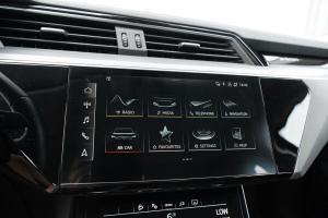 Black Audi E-Tron 2022 in Riga, with an engine capacity of 0.00 L and mileage of 43 thousand km for 35950 €, photo 23 on AUTOMOTO.COM.LV