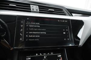 Black Audi E-Tron 2022 in Riga, with an engine capacity of 0.00 L and mileage of 43 thousand km for 35950 €, photo 28 on AUTOMOTO.COM.LV