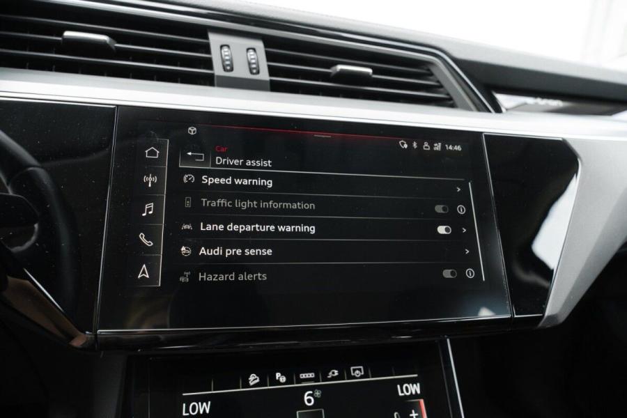Black Audi E-Tron 2022 in Riga, with an engine capacity of 0.00 L and mileage of 43 thousand km for 35950 €, photo 28 on AUTOMOTO.COM.LV