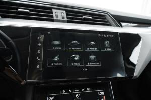 Black Audi E-Tron 2022 in Riga, with an engine capacity of 0.00 L and mileage of 43 thousand km for 35950 €, photo 29 on AUTOMOTO.COM.LV