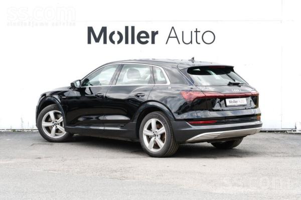 Melns Audi E-Tron 2022 Rīga, ar dzinēja tilpumu 0.00 L un nobraukumu 43 tūkst. km par 35950 €, foto 2 vietnē AUTOMOTO.COM.LV