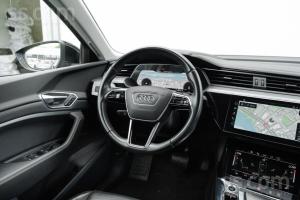 Black Audi E-Tron 2022 in Riga, with an engine capacity of 0.00 L and mileage of 43 thousand km for 35950 €, photo 7 on AUTOMOTO.COM.LV
