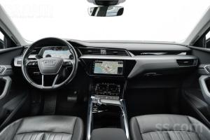 Black Audi E-Tron 2022 in Riga, with an engine capacity of 0.00 L and mileage of 43 thousand km for 35950 €, photo 8 on AUTOMOTO.COM.LV