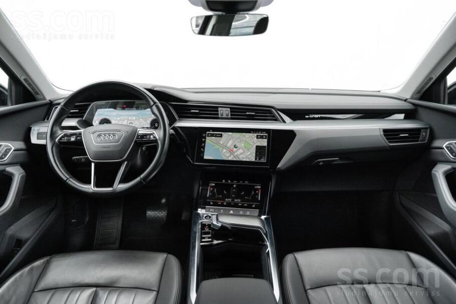 Black Audi E-Tron 2022 in Riga, with an engine capacity of 0.00 L and mileage of 43 thousand km for 35950 €, photo 8 on AUTOMOTO.COM.LV