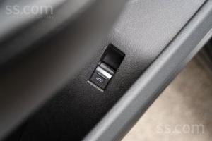 Black Audi E-Tron 2022 in Riga, with an engine capacity of 0.00 L and mileage of 43 thousand km for 35950 €, photo 12 on AUTOMOTO.COM.LV