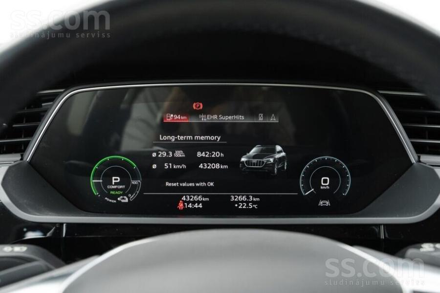 Black Audi E-Tron 2022 in Riga, with an engine capacity of 0.00 L and mileage of 43 thousand km for 35950 €, photo 14 on AUTOMOTO.COM.LV