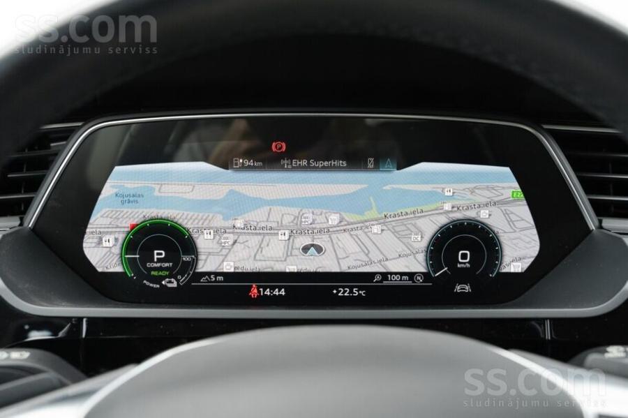 Black Audi E-Tron 2022 in Riga, with an engine capacity of 0.00 L and mileage of 43 thousand km for 35950 €, photo 15 on AUTOMOTO.COM.LV