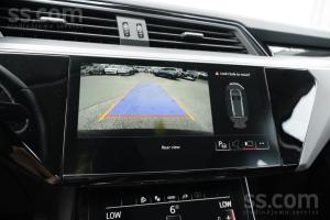 Black Audi E-Tron 2022 in Riga, with an engine capacity of 0.00 L and mileage of 43 thousand km for 35950 €, photo 19 on AUTOMOTO.COM.LV