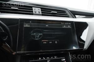 Black Audi E-Tron 2022 in Riga, with an engine capacity of 0.00 L and mileage of 43 thousand km for 35950 €, photo 20 on AUTOMOTO.COM.LV