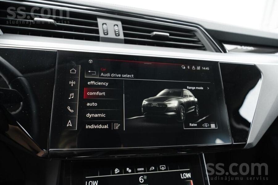 Black Audi E-Tron 2022 in Riga, with an engine capacity of 0.00 L and mileage of 43 thousand km for 35950 €, photo 25 on AUTOMOTO.COM.LV