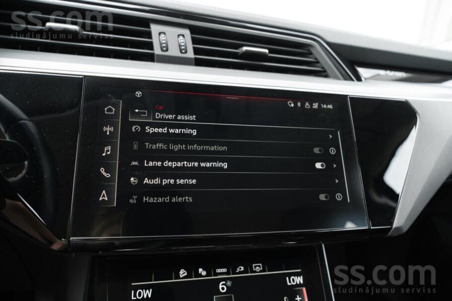 Black Audi E-Tron 2022 in Riga, with an engine capacity of 0.00 L and mileage of 43 thousand km for 35950 €, photo 27 on AUTOMOTO.COM.LV