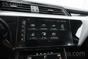 Black Audi E-Tron 2022 in Riga, with an engine capacity of 0.00 L and mileage of 43 thousand km for 35950 €, photo 28 on AUTOMOTO.COM.LV