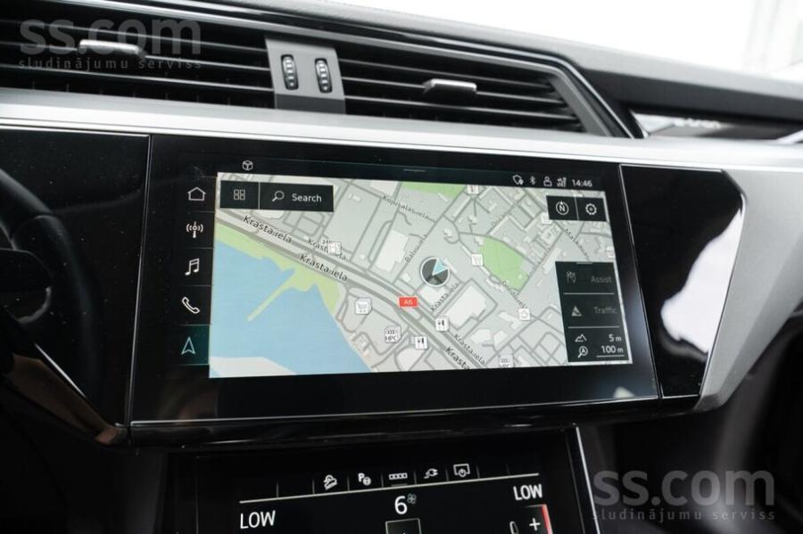 Black Audi E-Tron 2022 in Riga, with an engine capacity of 0.00 L and mileage of 43 thousand km for 35950 €, photo 29 on AUTOMOTO.COM.LV