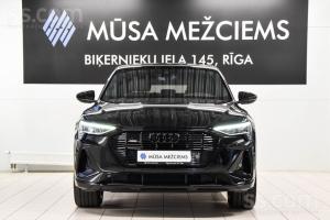 Black Audi E-Tron 2022 in Riga, with an engine capacity of 0.00 L and mileage of 82 thousand km for 35590 €, photo 3 on AUTOMOTO.COM.LV