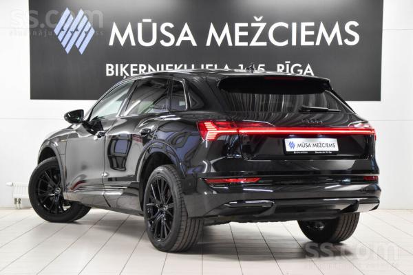 Melns Audi E-Tron 2022 Rīga, ar dzinēja tilpumu 0.00 L un nobraukumu 82 tūkst. km par 35590 €, foto 6 vietnē AUTOMOTO.COM.LV