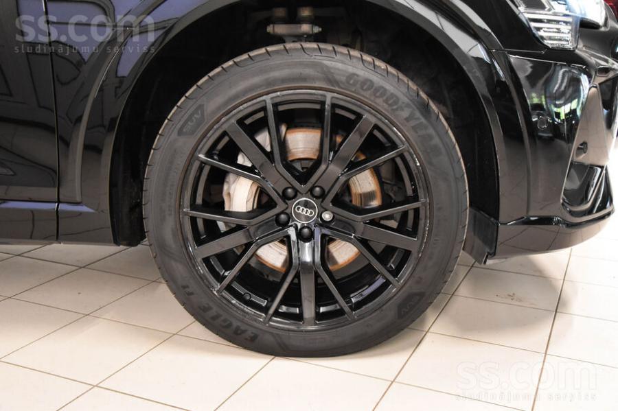 Black Audi E-Tron 2022 in Riga, with an engine capacity of 0.00 L and mileage of 82 thousand km for 35590 €, photo 12 on AUTOMOTO.COM.LV