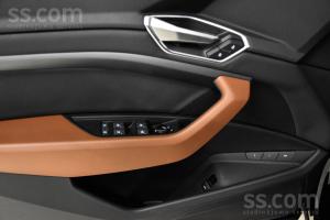 Black Audi E-Tron 2022 in Riga, with an engine capacity of 0.00 L and mileage of 82 thousand km for 35590 €, photo 15 on AUTOMOTO.COM.LV