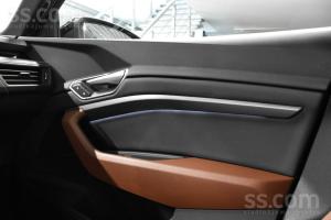 Black Audi E-Tron 2022 in Riga, with an engine capacity of 0.00 L and mileage of 82 thousand km for 35590 €, photo 16 on AUTOMOTO.COM.LV