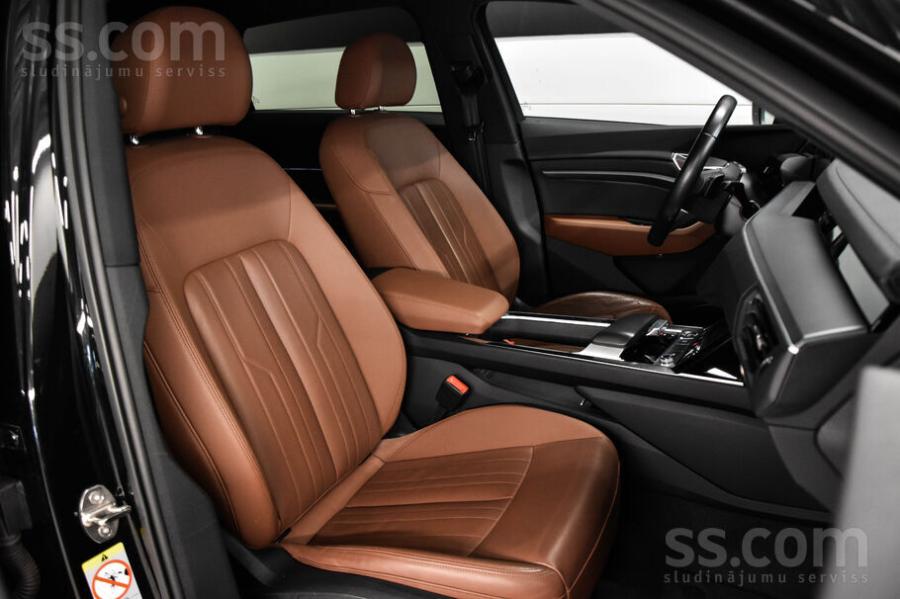 Black Audi E-Tron 2022 in Riga, with an engine capacity of 0.00 L and mileage of 82 thousand km for 35590 €, photo 18 on AUTOMOTO.COM.LV