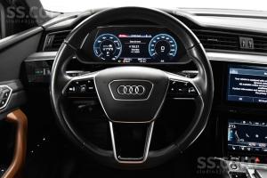 Black Audi E-Tron 2022 in Riga, with an engine capacity of 0.00 L and mileage of 82 thousand km for 35590 €, photo 22 on AUTOMOTO.COM.LV