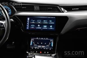Black Audi E-Tron 2022 in Riga, with an engine capacity of 0.00 L and mileage of 82 thousand km for 35590 €, photo 23 on AUTOMOTO.COM.LV