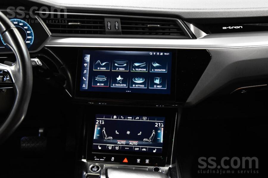 Black Audi E-Tron 2022 in Riga, with an engine capacity of 0.00 L and mileage of 82 thousand km for 35590 €, photo 23 on AUTOMOTO.COM.LV