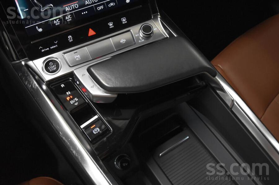 Black Audi E-Tron 2022 in Riga, with an engine capacity of 0.00 L and mileage of 82 thousand km for 35590 €, photo 27 on AUTOMOTO.COM.LV