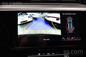 Black Audi E-Tron 2022 in Riga, with an engine capacity of 0.00 L and mileage of 82 thousand km for 35590 €, photo 31 on AUTOMOTO.COM.LV