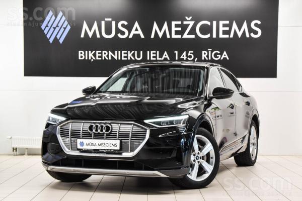 Melns Audi E-Tron 2022 Rīga, ar dzinēja tilpumu 0.00 L un nobraukumu 125 tūkst. km par 30990 €, foto 1 vietnē AUTOMOTO.COM.LV