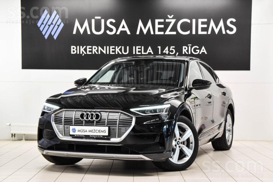 Black Audi E-Tron 2022 in Riga, with an engine capacity of 0.00 L and mileage of 125 thousand km for 30990 €, photo 1 on AUTOMOTO.COM.LV