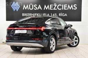 Black Audi E-Tron 2022 in Riga, with an engine capacity of 0.00 L and mileage of 125 thousand km for 30990 €, photo 9 on AUTOMOTO.COM.LV