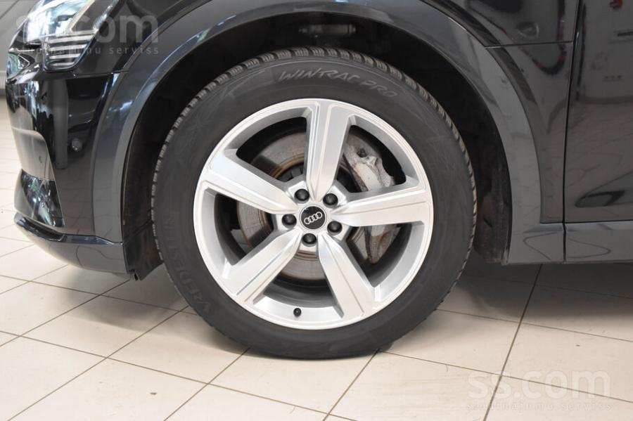 Black Audi E-Tron 2022 in Riga, with an engine capacity of 0.00 L and mileage of 125 thousand km for 30990 €, photo 12 on AUTOMOTO.COM.LV