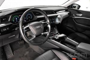 Black Audi E-Tron 2022 in Riga, with an engine capacity of 0.00 L and mileage of 125 thousand km for 30990 €, photo 13 on AUTOMOTO.COM.LV