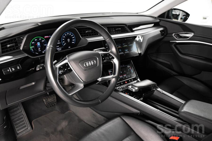 Black Audi E-Tron 2022 in Riga, with an engine capacity of 0.00 L and mileage of 125 thousand km for 30990 €, photo 13 on AUTOMOTO.COM.LV