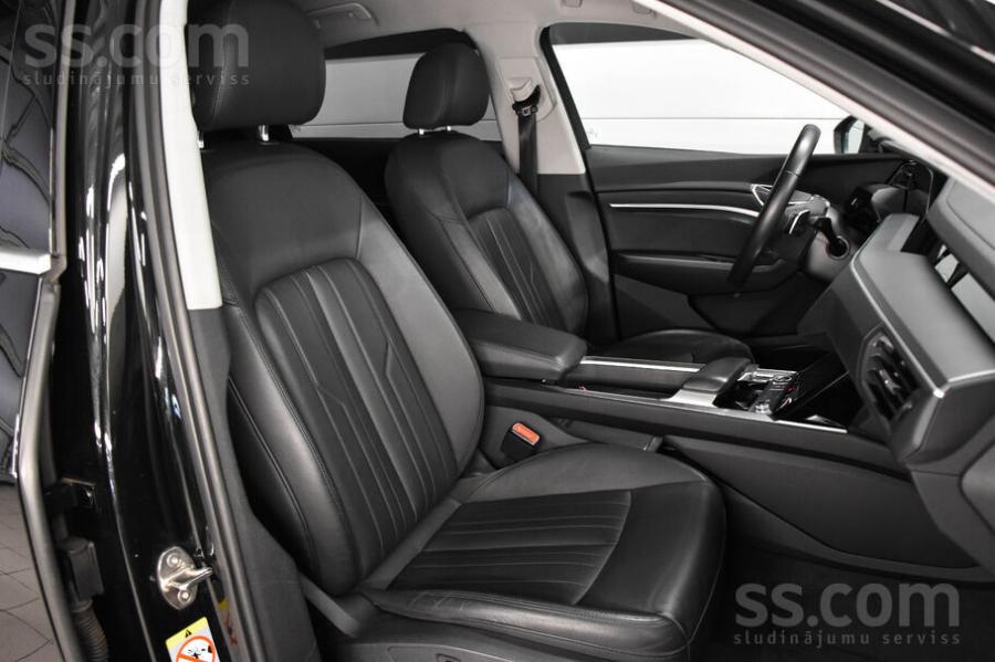 Black Audi E-Tron 2022 in Riga, with an engine capacity of 0.00 L and mileage of 125 thousand km for 30990 €, photo 17 on AUTOMOTO.COM.LV