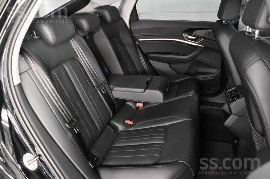 Black Audi E-Tron 2022 in Riga, with an engine capacity of 0.00 L and mileage of 125 thousand km for 30990 €, photo 18 on AUTOMOTO.COM.LV