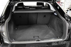 Black Audi E-Tron 2022 in Riga, with an engine capacity of 0.00 L and mileage of 125 thousand km for 30990 €, photo 19 on AUTOMOTO.COM.LV